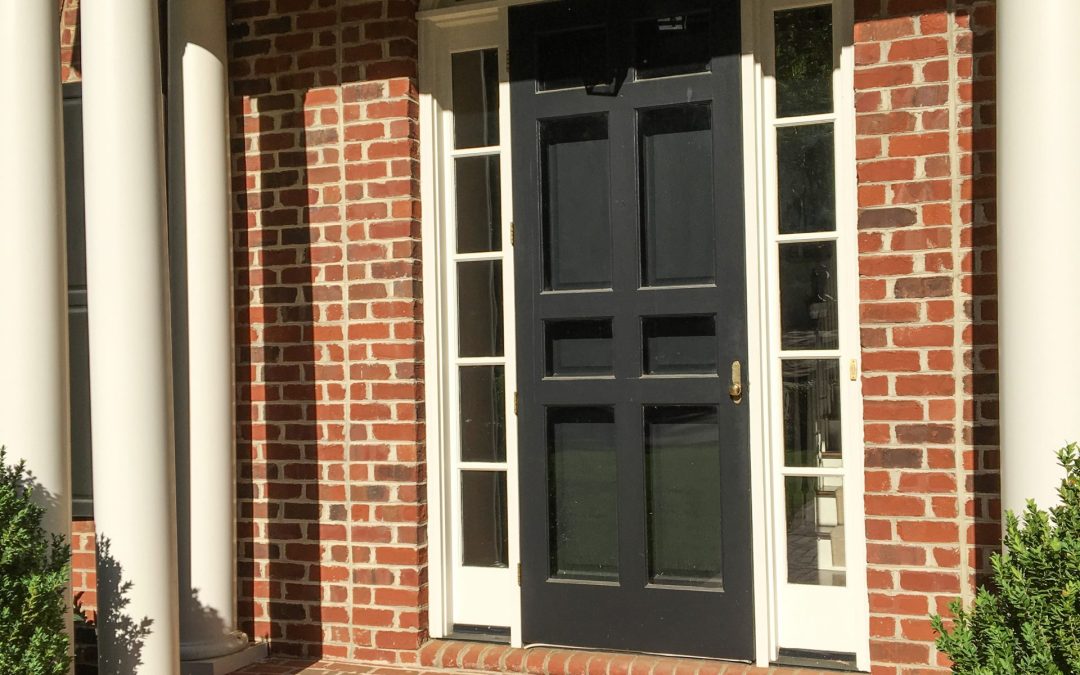 Column With Red Brick House These 20 Colonial Style Homes Will Have